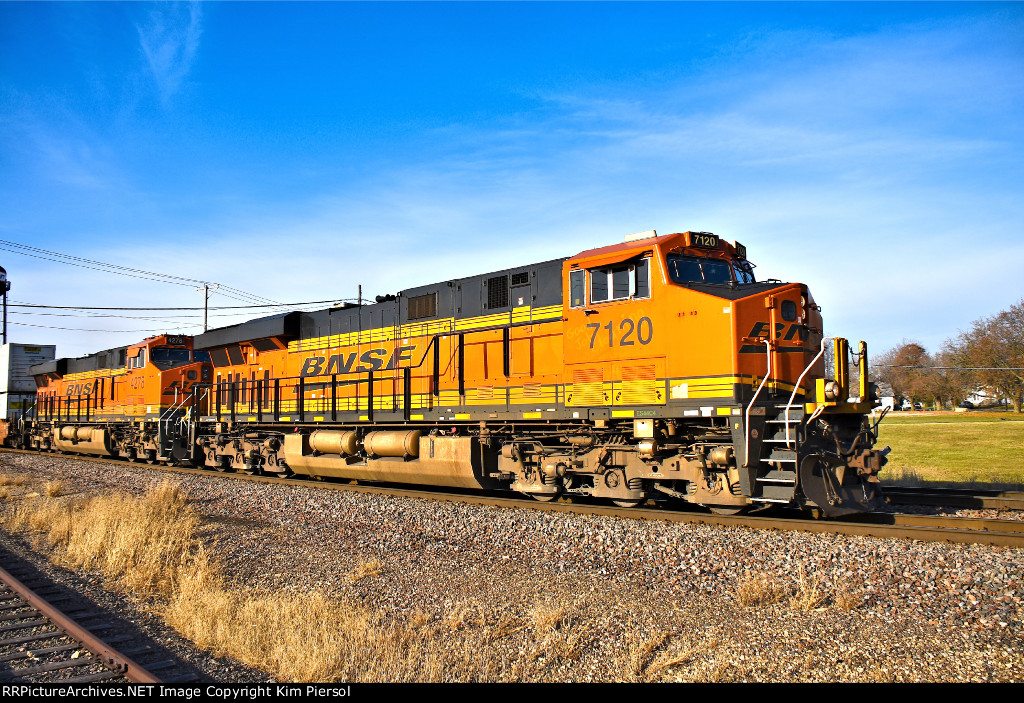 BNSF 7120